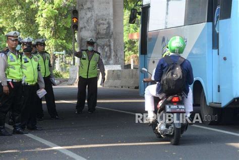 Razia Surat Kendaraan Bermotor Di Lenteng Agung Republika Online