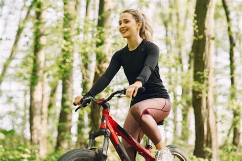 Andar de bicicleta emagrece Conheça os benefícios de pedalar Manalinda