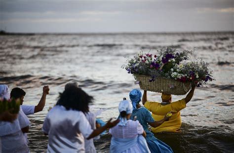 La tradicional fiesta de Iemanjá en imágenes