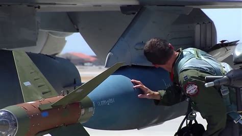 F 16 Fighter Jets Preflight Takeoff Landing At Nellis AFB YouTube