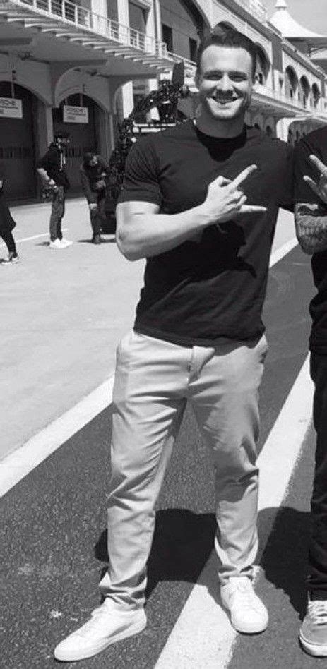 Pin by Luchy Gutiérrez on Kerem bursin in 2024 Fashion Style Sporty