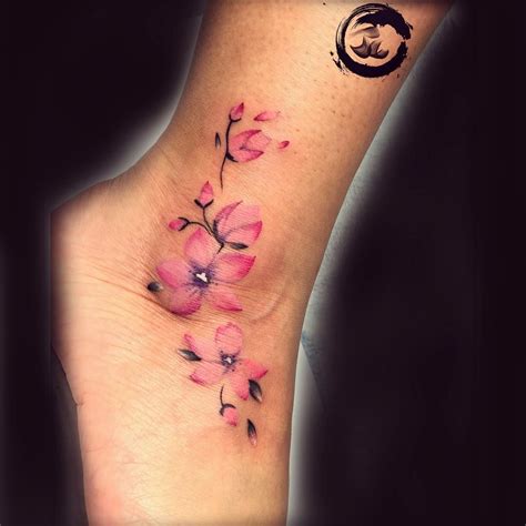Tatuaggi Fiori Proposta Di Tatuaggio Cuore Di Ampie Dimensioni Con L