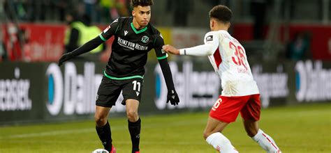 Hannover 96 Linton Maina Ist Euer Spieler Des Spiels