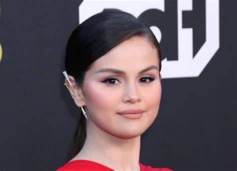 Selena Gomez Plastic Surgery Has The Singer Undergone A Plastic Surgery