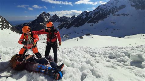 Lawina w Tatrach Wysokich porwała dwie osoby OutdooroweABC