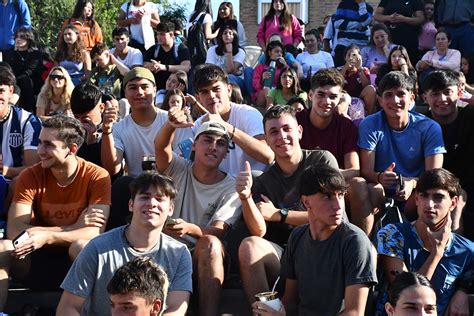 Exactas recibió a los ingresantes 2024 en uno de los momentos más