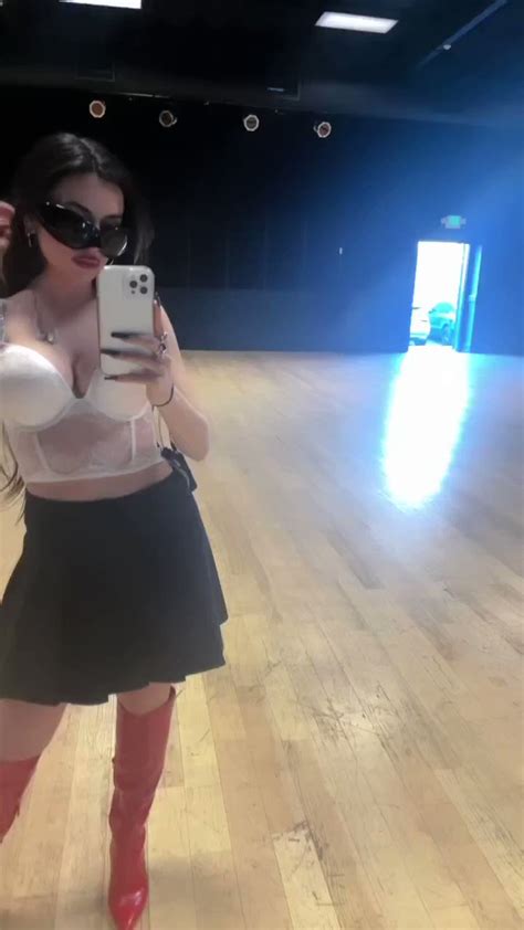 AMBR Ava Max Brasil on Twitter Novo vídeo postado por avamax