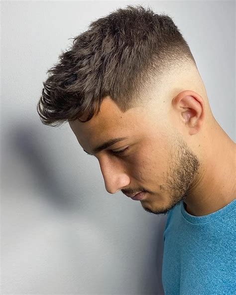 Männliche Frisuren Trends 2022 Wie der beliebte Undercut Männer aller