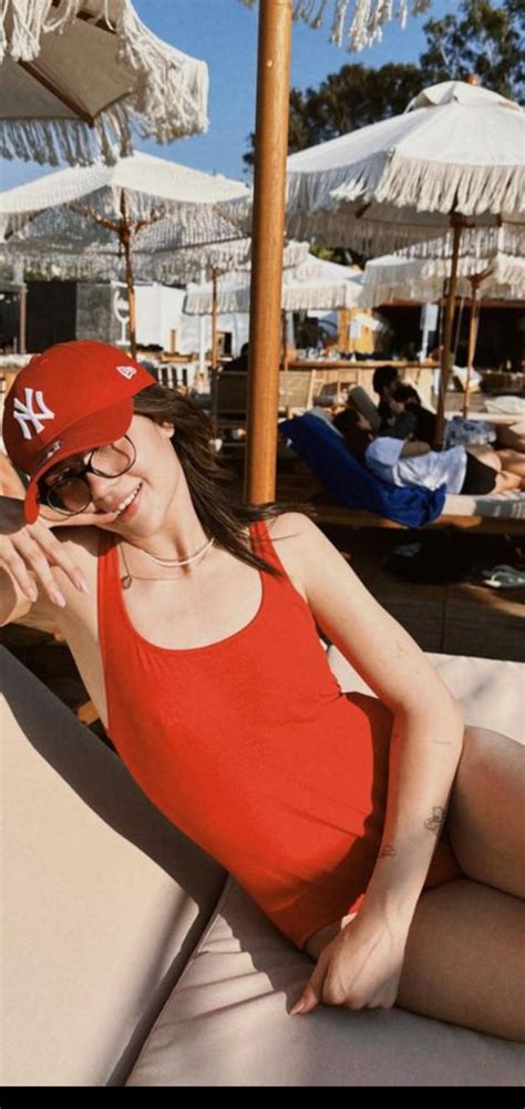 ünlü foto paylaşım on Twitter Feride Özdinç ohh nipple var