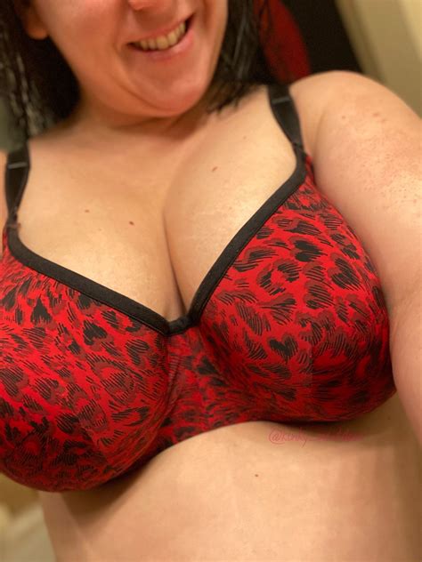 TW Pornstars 1 Pic Kinky Wife Nextdoor Twitter Happy Tittytuesday
