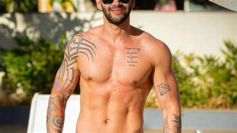 Foto De Sunga Gusttavo Lima Exibiu O Corpo Musculoso Em Foto Na Web