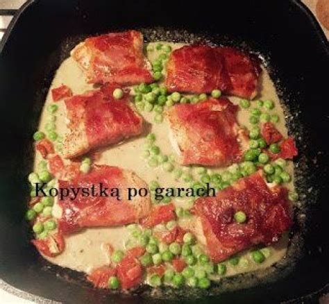 Przepis na Filet z kurczaka w szynce parmeńskiej w delikatnym sosie