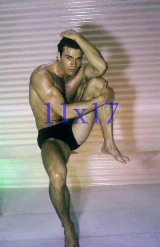 7576 JON ERIK HEXUM BARECHESTED SHIRTLESS Barefoot Feet 11X17 POSTER