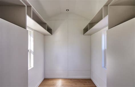 32 Modern Tiny House With First Floor Bedroom