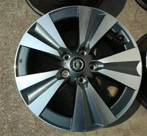 Rin De Aluminio Nissan Sentra R Original