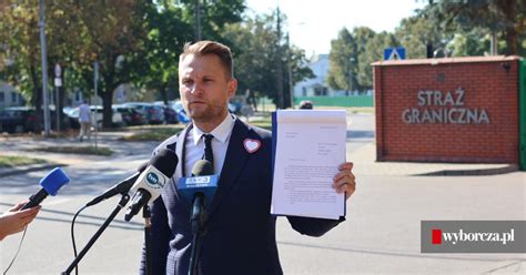 Dziurawy płot na granicy z Białorusią Poseł Krzysztof Truskolaski To
