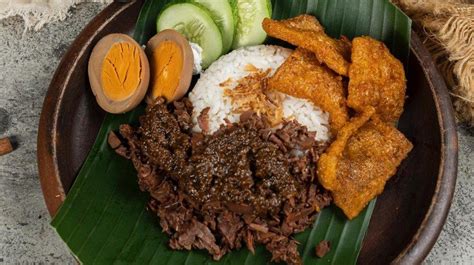 Berburu Kuliner Malam Di Jogja Kunjungi 6 Tempat Makan Gudeg Yang
