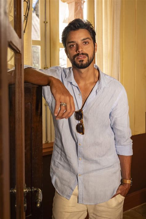 Qual filho de José Inocêncio morre em Renascer