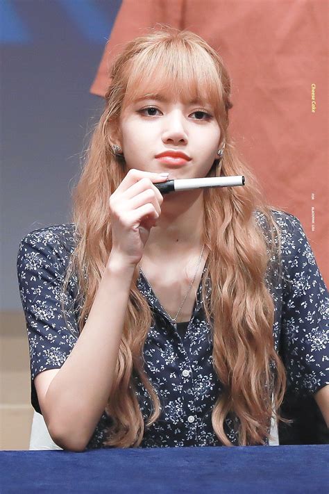 Lisa Blackpink New Haircut Lisa Blackpink