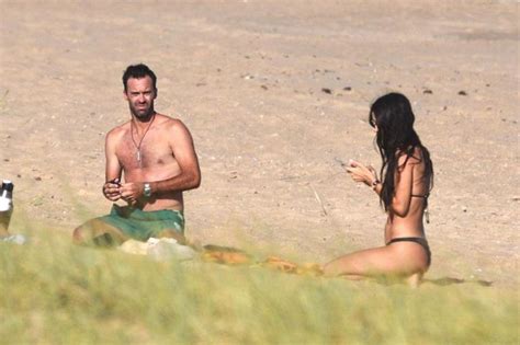 Las Fotos Playeras Que Confirman El Romance De Zaira Nara Y Facundo Pieres
