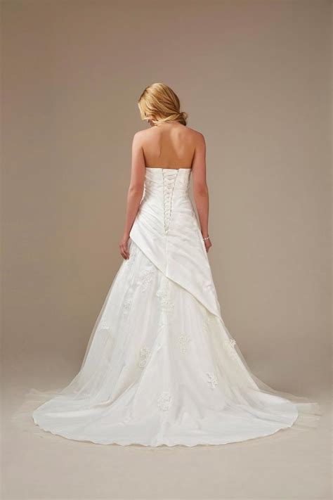 Schulterfreies A Linien Brautkleid Mit Herzausschnitt Und Spitze Von