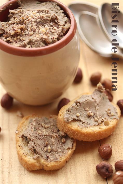 Mousse de foie de volaille concassées de noisettes Bistro de Jenna
