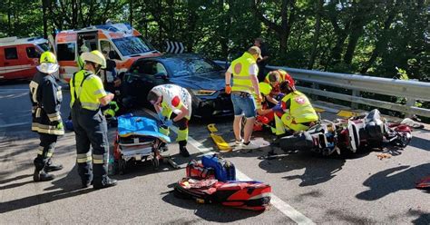 Mendel Zwei Schwerverletzte Nach Motorradunfall