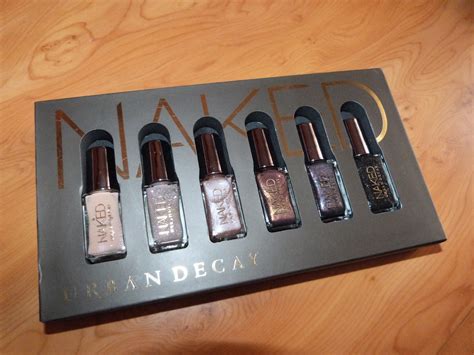 Au Fil D Ariane Le Coffret De Vernis Naked Par Urban Decay