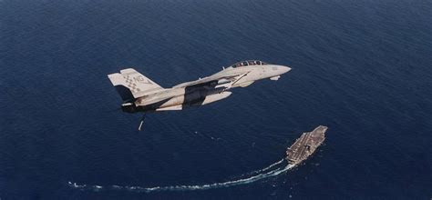 Carey Lohrenz First Female F 14 Tomcat Pilot
