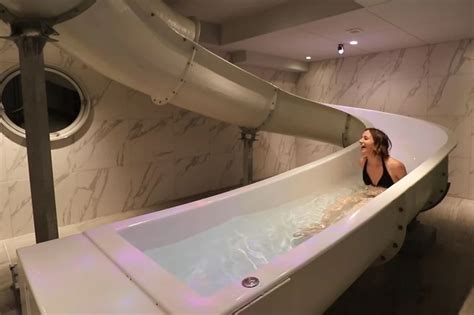 Inside Japans ‘love Hotels Featuring Mirrored Ceilings And Slides