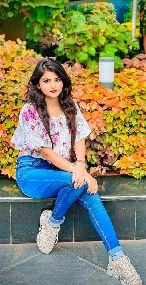 Pin Van S Op Vaishali Dalgotra In