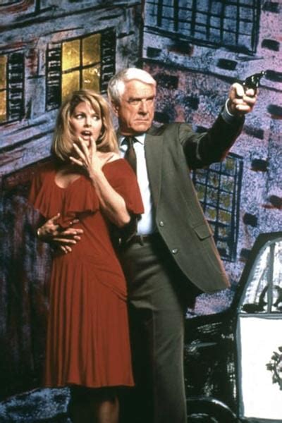 Photo Du Film Y A T Il Un Flic Pour Sauver La Reine Photo 3 Sur 4