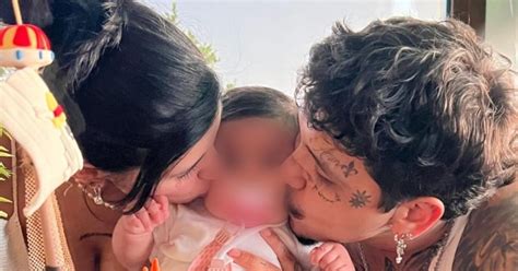 FOTOS Christian Nodal Y Cazzu Por Fin Muestran El Rostro De Su Hija