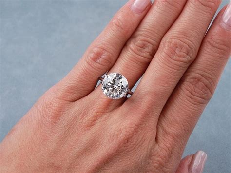 Ctw Round Lab Grown Diamond Graduated Engagement Ring 44 OFF
