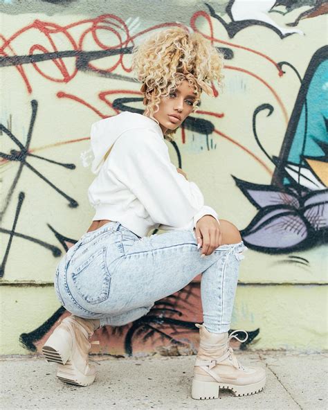 Jena Frumes Modèles photo taille poids biographie MyInstaGirls