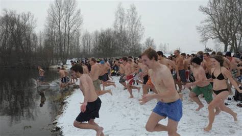 Akademisches Eisbaden In Nordhausen