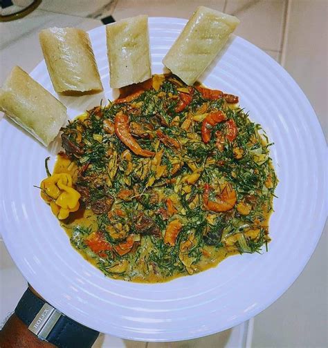 Nkumu emboto nkumu à la pâte d arachide Gastronomie africaine cuisine