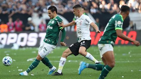 Palmeiras volta a alcançar marca invicta em clássicos no Brasileirão