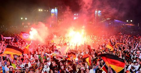 G1 Centenas de milhares de alemães celebram o quarto título mundial