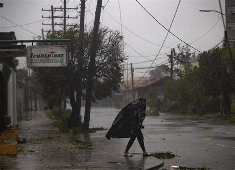 Cuba se queda sin electricidad por avería relacionada con el huracán Ian