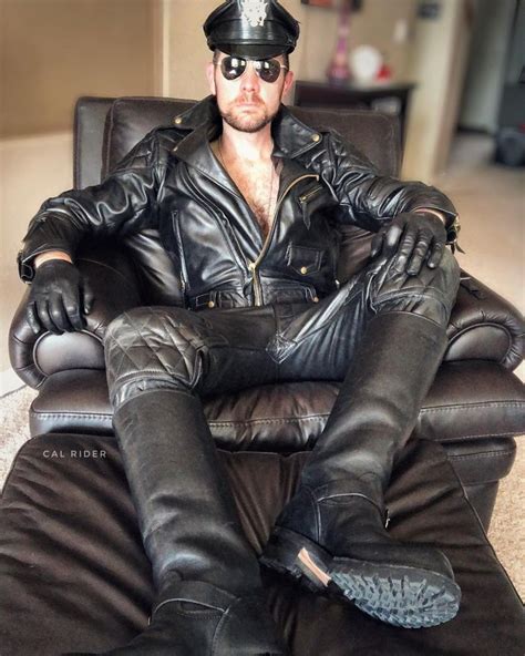 Pin On Leather Men And Harnesses