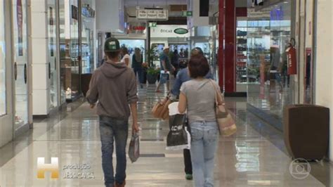 Vendas no varejo caem 6 1 em dezembro mas crescem em 2020 pelo 4º ano