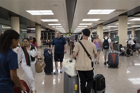 Huelga De Vueling 64 Vuelos Cancelados Este Domingo