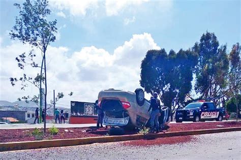 Volcadura en Colosio deja dos lesionados Diario Vía Libre