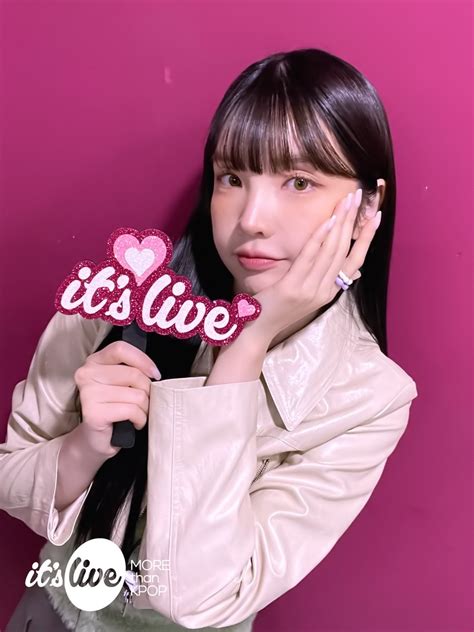 수스 의 잇츠라이브 가 잠시 후 5시에 시작됩니다 유튜브 it s Live 채널에서 최초공개로 만나보세요 Naked