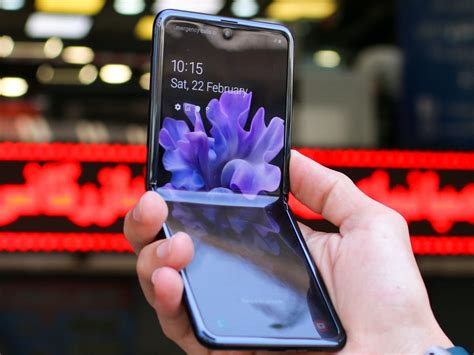 Samsung espera vender de 6 a 7 milhões de celulares dobráveis da nova
