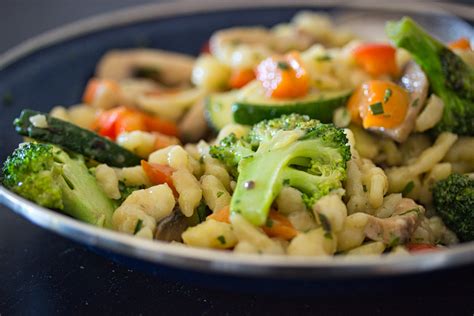 Spätzle Gemüse Pfanne Vegan Vanlife Kitchen