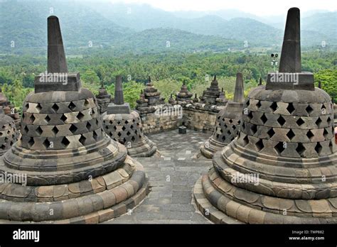 Detail Logo Stupa Borobudur Koleksi Nomer