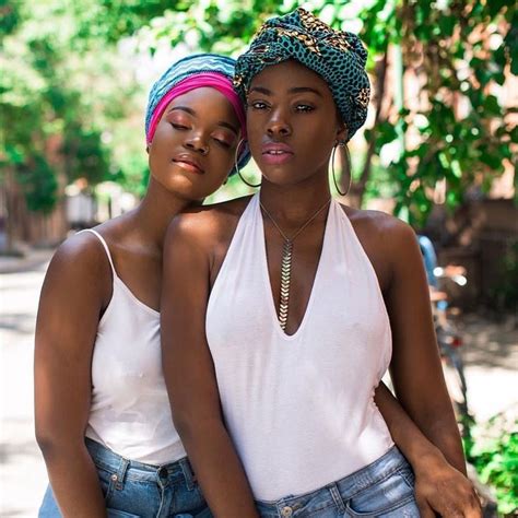 Foulard cheveux crépus naturels Head scarf styles Afro hairstyles