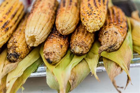 Antojo de un elote con chilito Lánzate a la Feria del Elote y el